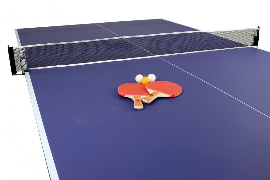 Bra pingisbord med nät, bollar och racket | Outl1